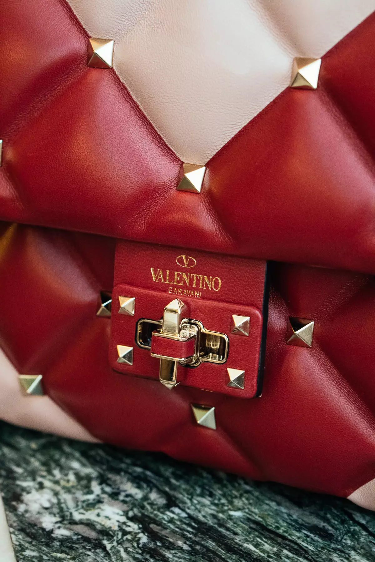 Ngawanohkeun The Valentino Candystud Kantong 2724_5