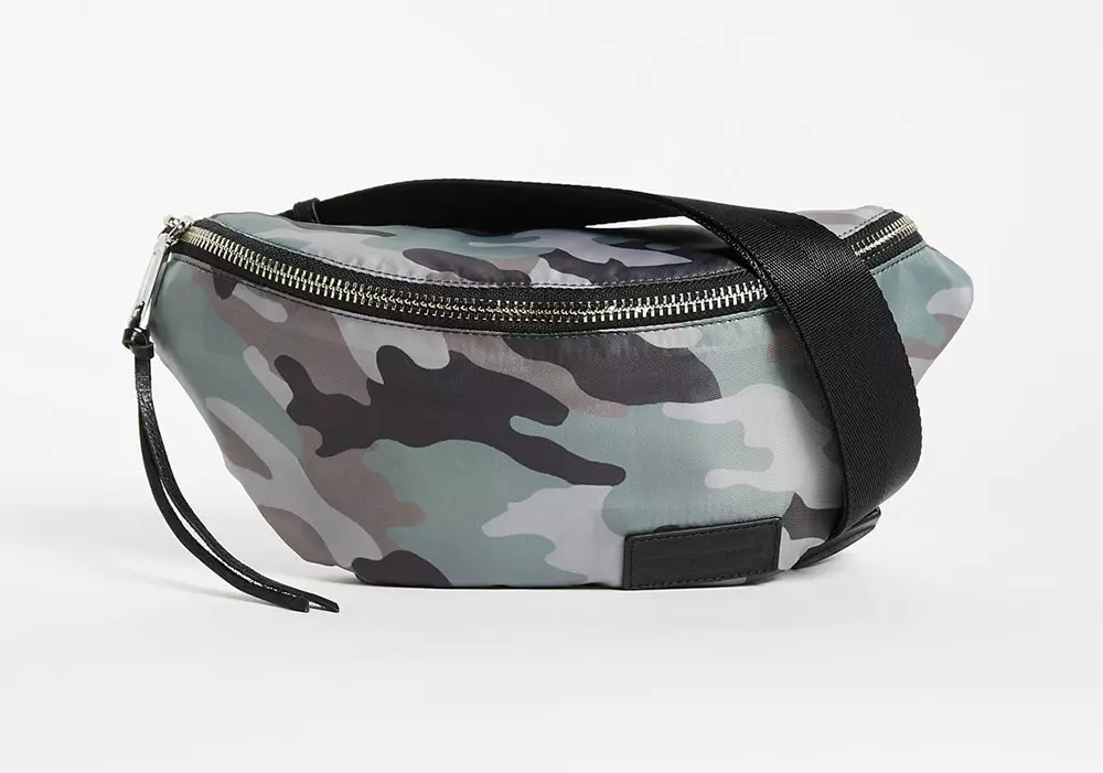 Pagkatapos ng Mga Taon ng Maling Pagsisimula, Ang Fanny Pack ay Isa na ngayong Honest-to-God Bag Trend para sa Spring 2018 2728_18