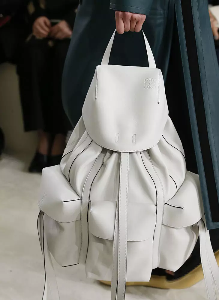 Ya zuwa yanzu, Loewe Yana da Mafi kyawun Rukunin Jakunkuna na Runway na Fall 2018 2755_18