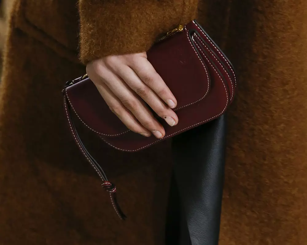 Әлегә кадәр, Loewe 2018-нче елның иң яхшы очыш капчыклары төркеменә ия 2755_2