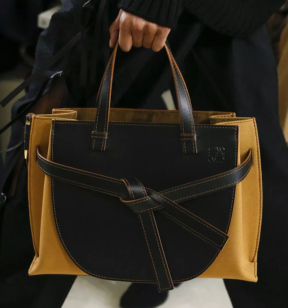 Hasta ahora, Loewe tiene el mejor grupo de bolsos de pasarela de otoño de 2018 2755_35