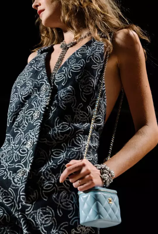 پہلی نظر: Chanel's Spring 2022 Bags 279_26