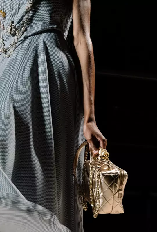 پہلی نظر: Chanel's Spring 2022 Bags 279_9