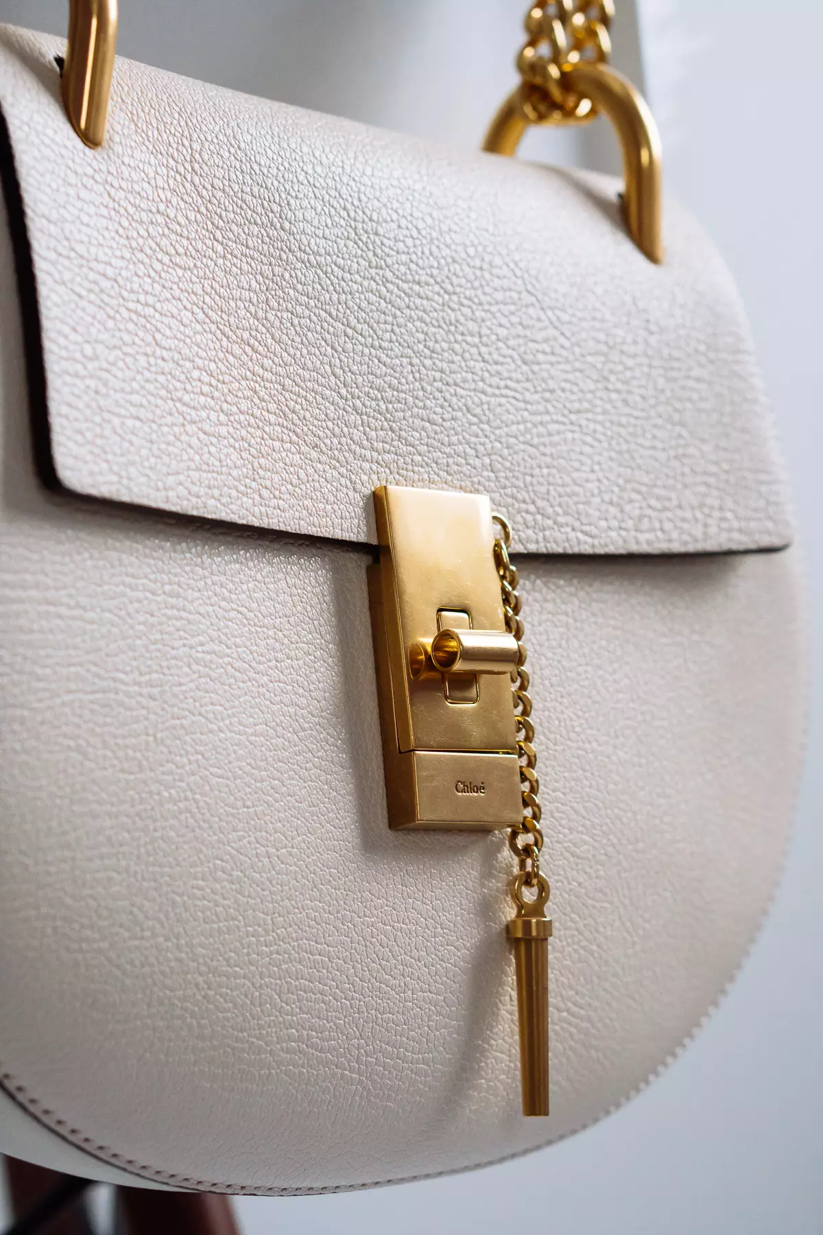 مراجعة متعمقة لأحدث حقيبة شراء من Kaitlin: The Chloé Drew Bag 2861_5