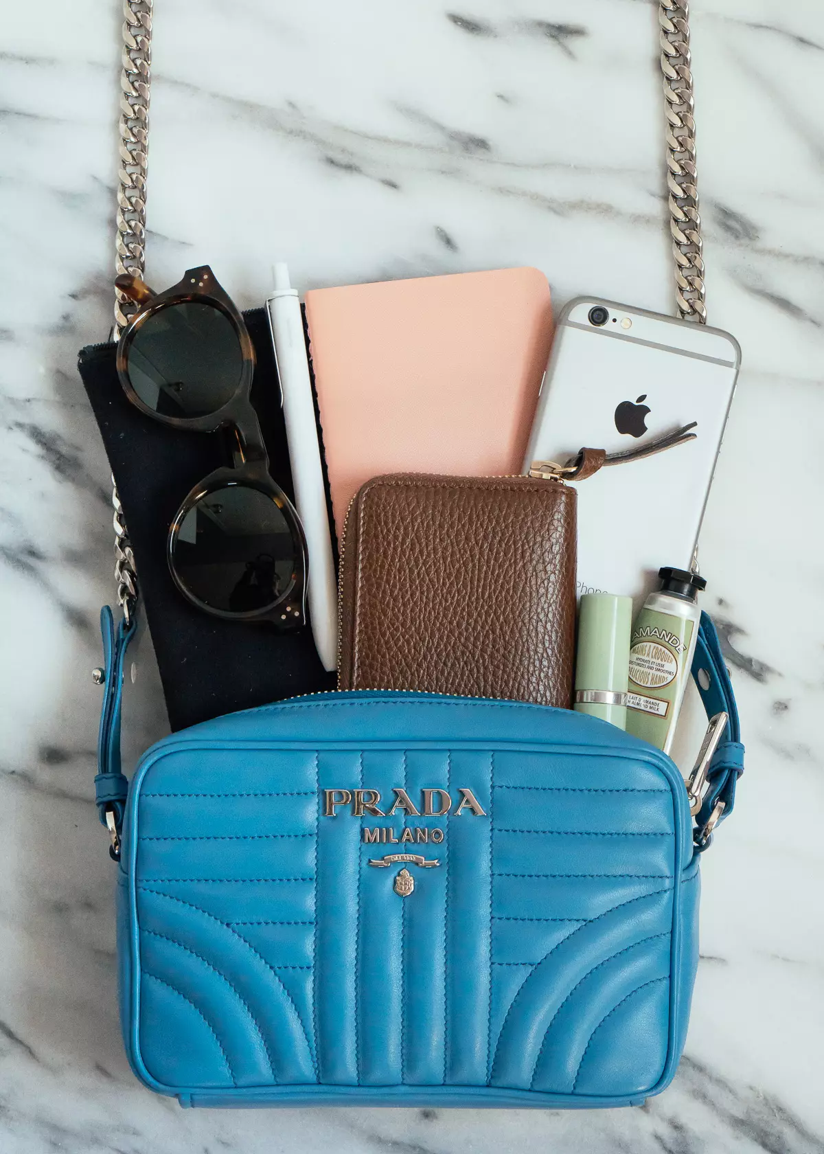 I-Prada Crossbody iphezulu kuluhlu lwam olunqwenelekayo kule Krisimesi 2910_3