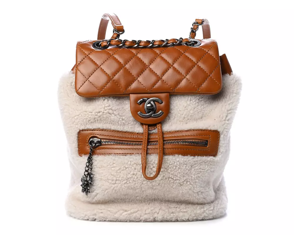 Chanel Shearling mugursoma