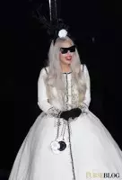 Chanel na-eme ka a akpa nanị maka Lady Gaga na ndị ọzọ nke ụwa anyaụfụ 30229_2