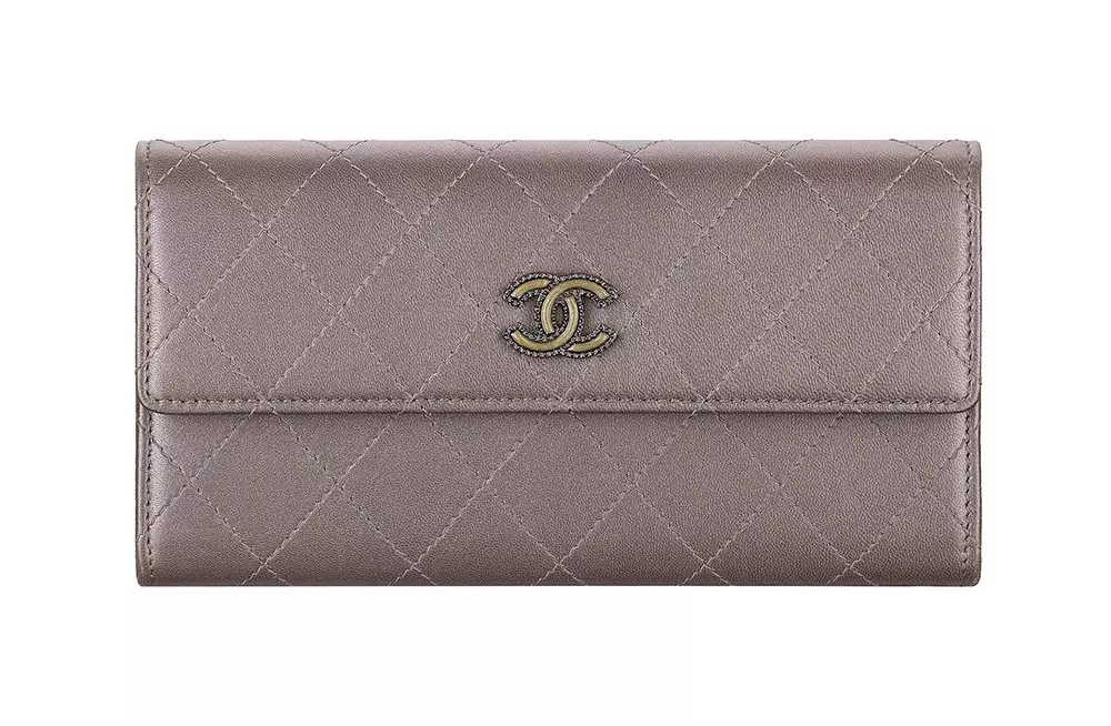 Chanel's Fall 2017 Wallets, WOCs and Accessories is Here, ma o loʻo ia i matou ata uma + tau. 3068_23