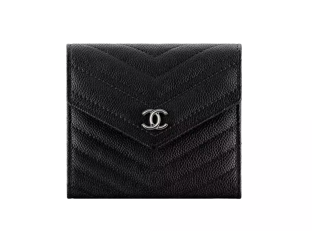 Chanel's Fall 2017 Wallets, WOCs and Accessories is Here, ma o loʻo ia i matou ata uma + tau. 3068_44