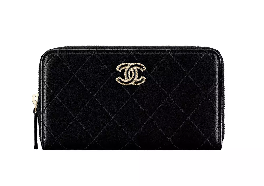 Chanel's Fall 2017 Wallets, WOCs and Accessories is Here, ma o loʻo ia i matou ata uma + tau. 3068_45