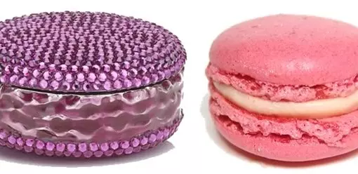 Chekwaa ihe ndị na-adịghị ụtọ gị na Judith Leiber Macaron Pillbox