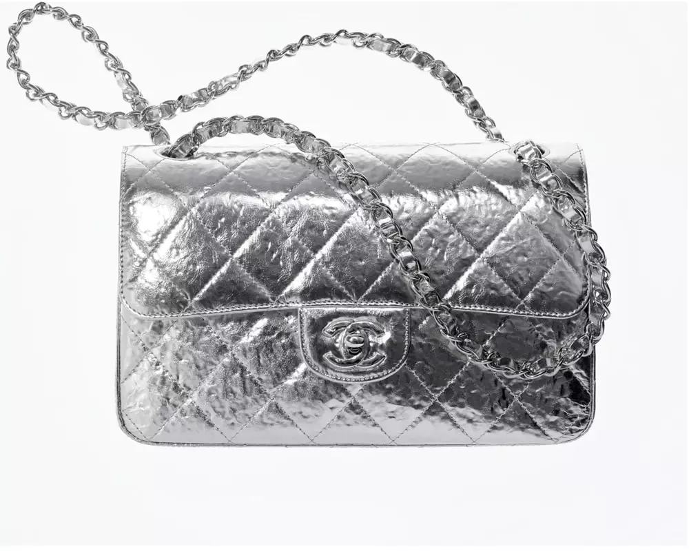 Ang Chanel Classic Flap Silver