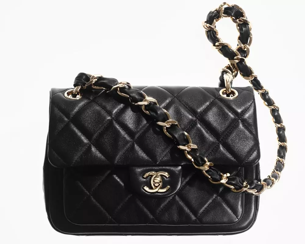 Mini solapa Chanel con peto