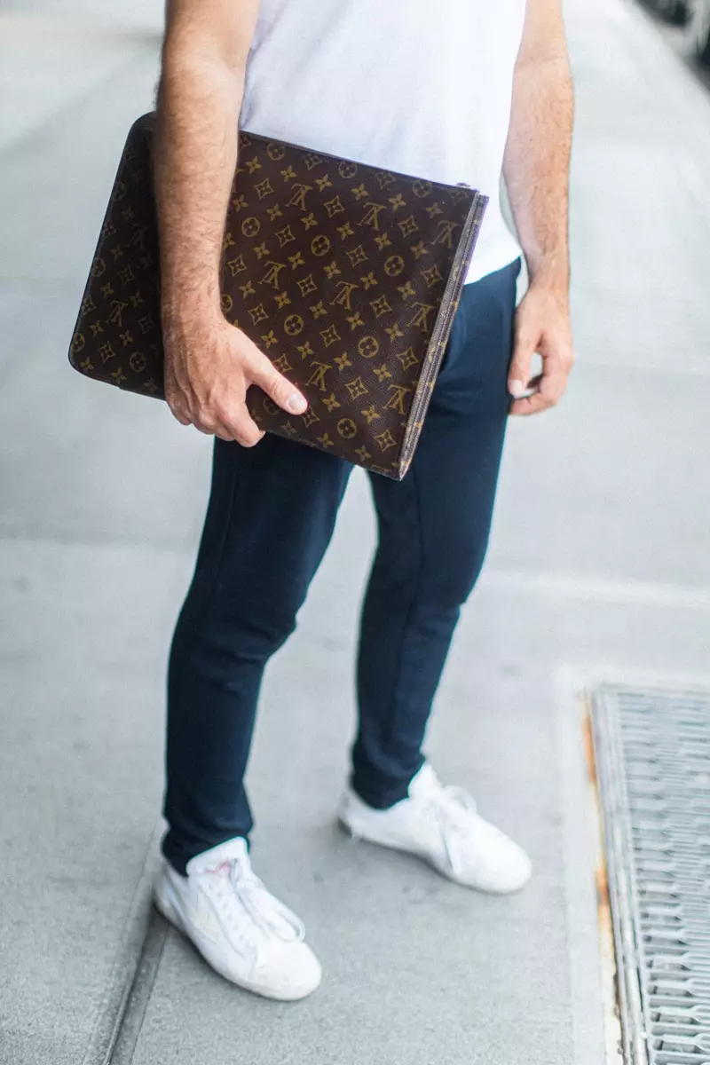 Louis Vuitton Monogram Canvas Poche Cov Ntaub Ntawv