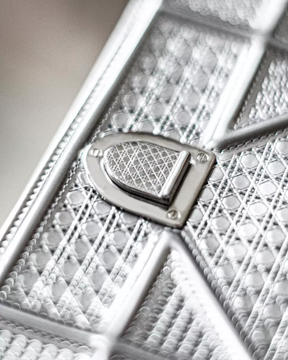 Pārskats: Dior Micro Cannage Wallet on Chain 409_6