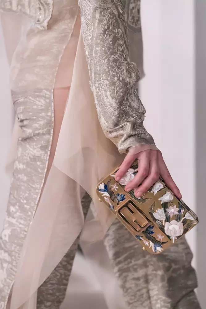 Fendi's Fall 2021 Couture сумкалары укмуштуудай кыял 454_13