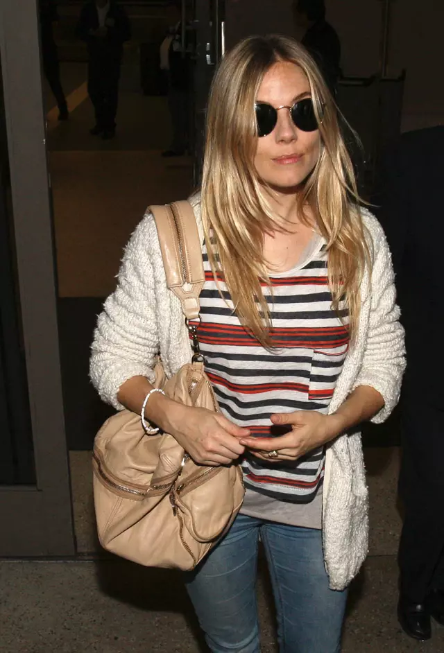 Ny kitapo maro an'i Sienna Miller (20)