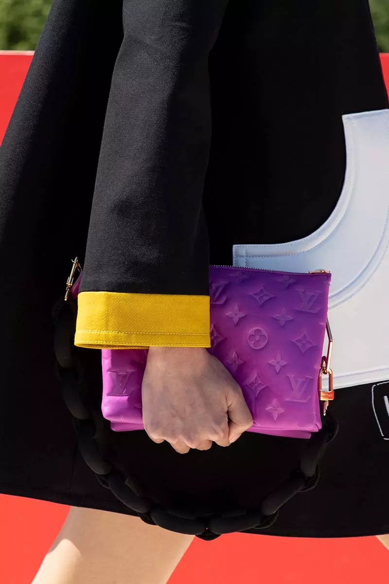 Louis Vuitton Women's Cruise 2022 muestra optimismo y colores alegres 499_11