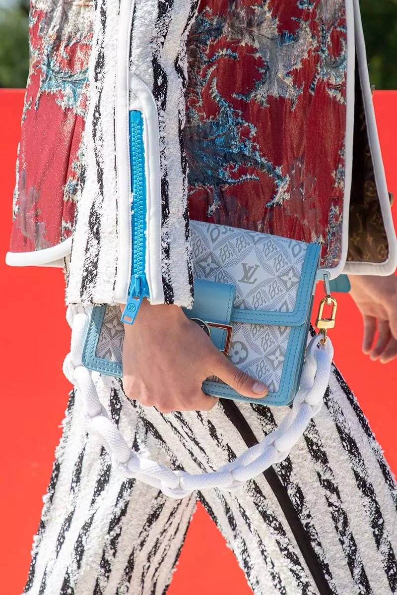 Louis Vuitton Women's Cruise 2022 muestra optimismo y colores alegres 499_5