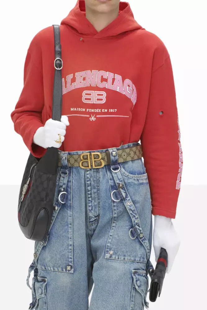 Mear hacked Gucci-guod waarden sjoen op 'e Balenciaga Spring 2022 Runway 516_5