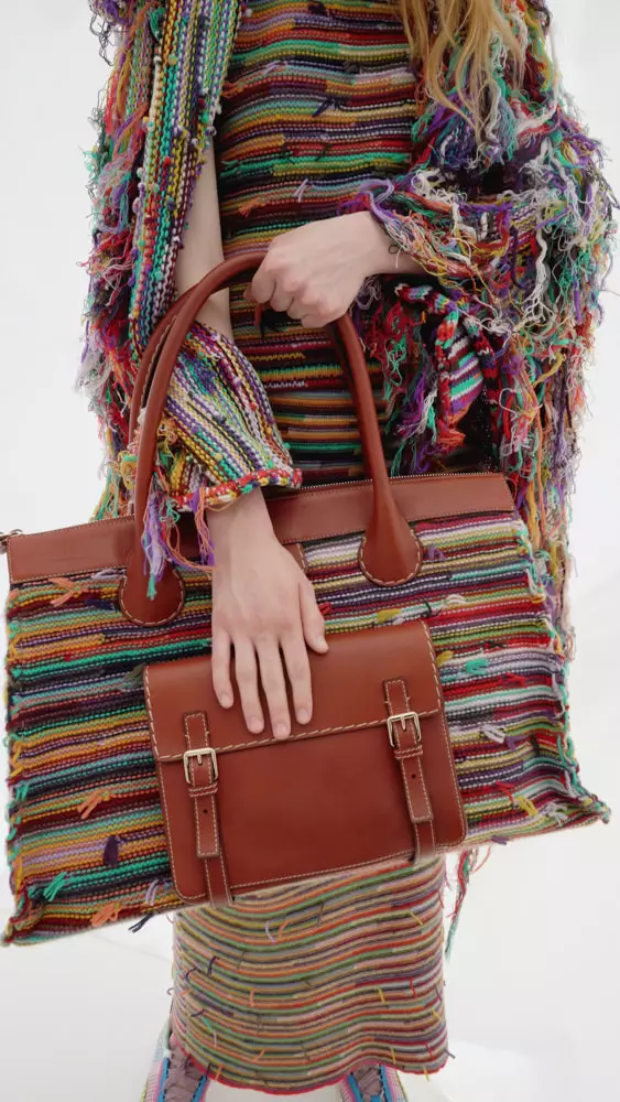 Para sa Resort 2022, Gipaila ni Gabriella Hearst ang Tibuok Bag-ong Chloé 519_2