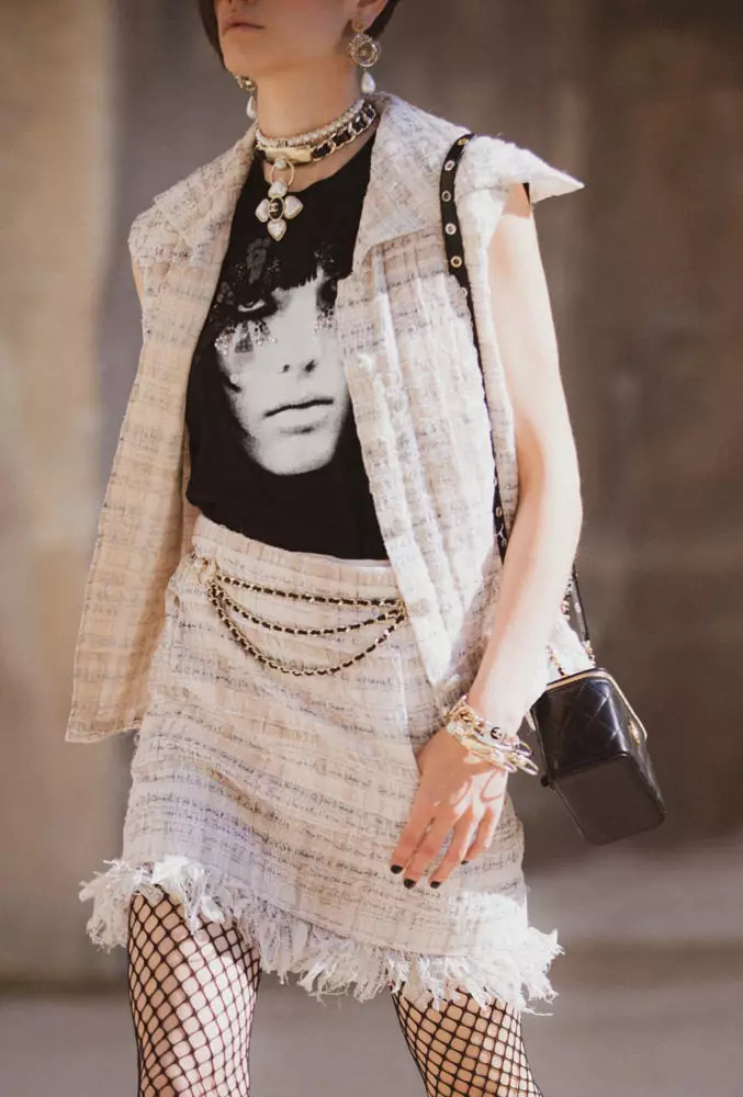 El teu primer cop d'ull a totes les bosses impressionants de Chanel's Cruise 2022 Show 583_3