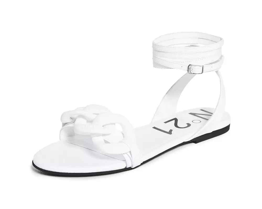 Ọjọ Bata Ọjọbọ: Aṣa aṣa ẹwọn Chunky Bayi Kan si Footwear Rẹ paapaa 588_3