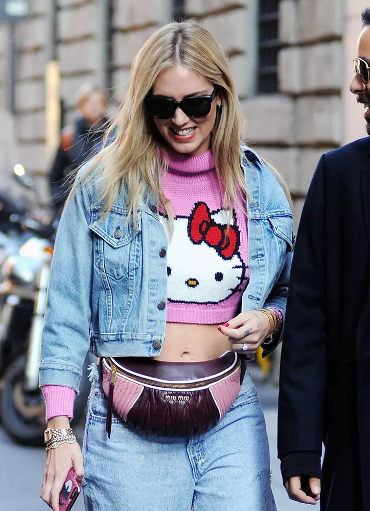 თუ თქვენ გჭირდებათ Style Inspo Fanny Pack ტრენდისთვის, ცნობილმა ადამიანებმა მოგაწოდეთ ყველაფერი, რისი მოთხოვნაც შეგიძლიათ 6011_5