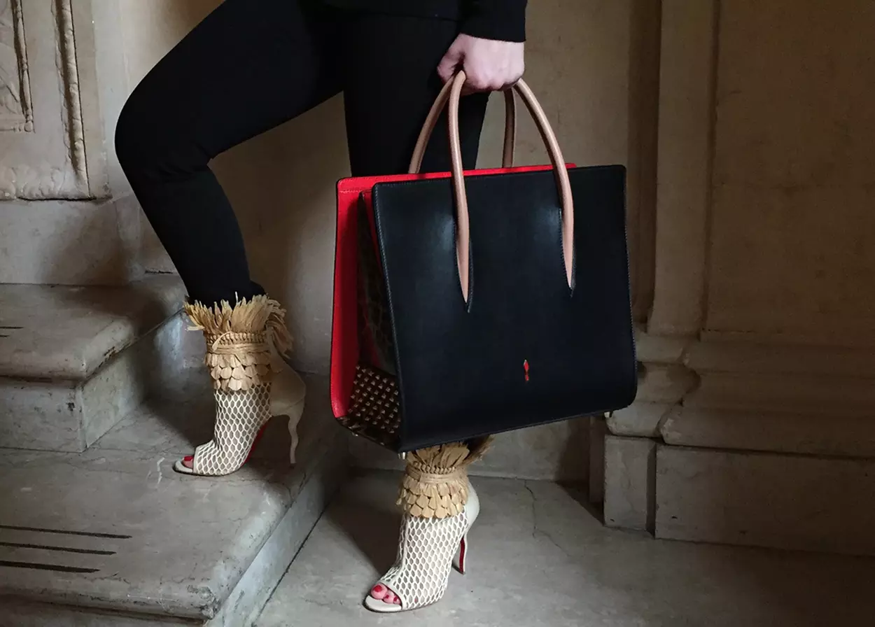 Et nærmere kig på Christian Louboutins Paloma Tote 6056_1