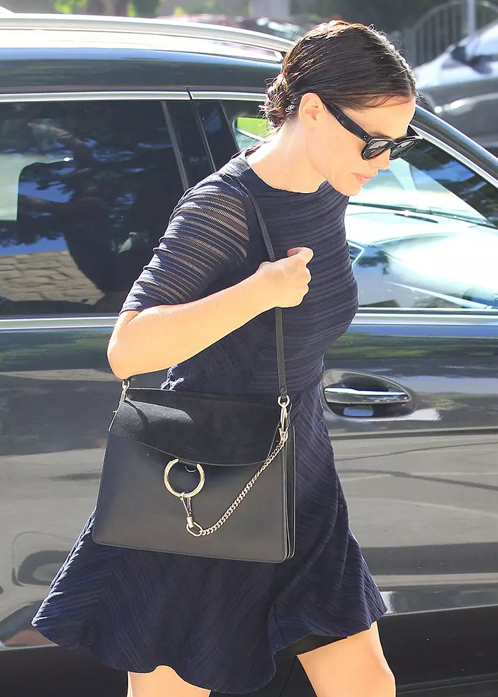 ujennifer-garner-cloe-faye-bag