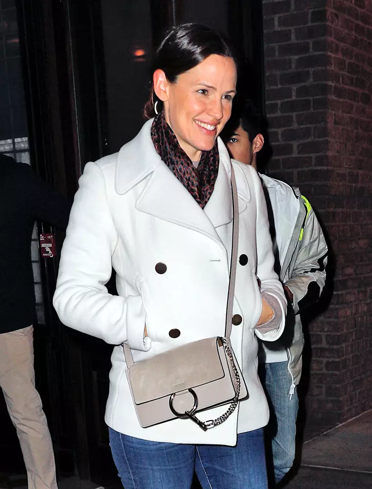 jennifer-garner-chloe-faye-small-bag