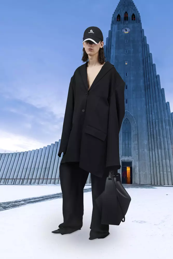 Balenciaga-ն մեզ տանում է համաշխարհային շրջագայության իր նախաաշուն 2021 գրքով 616_5