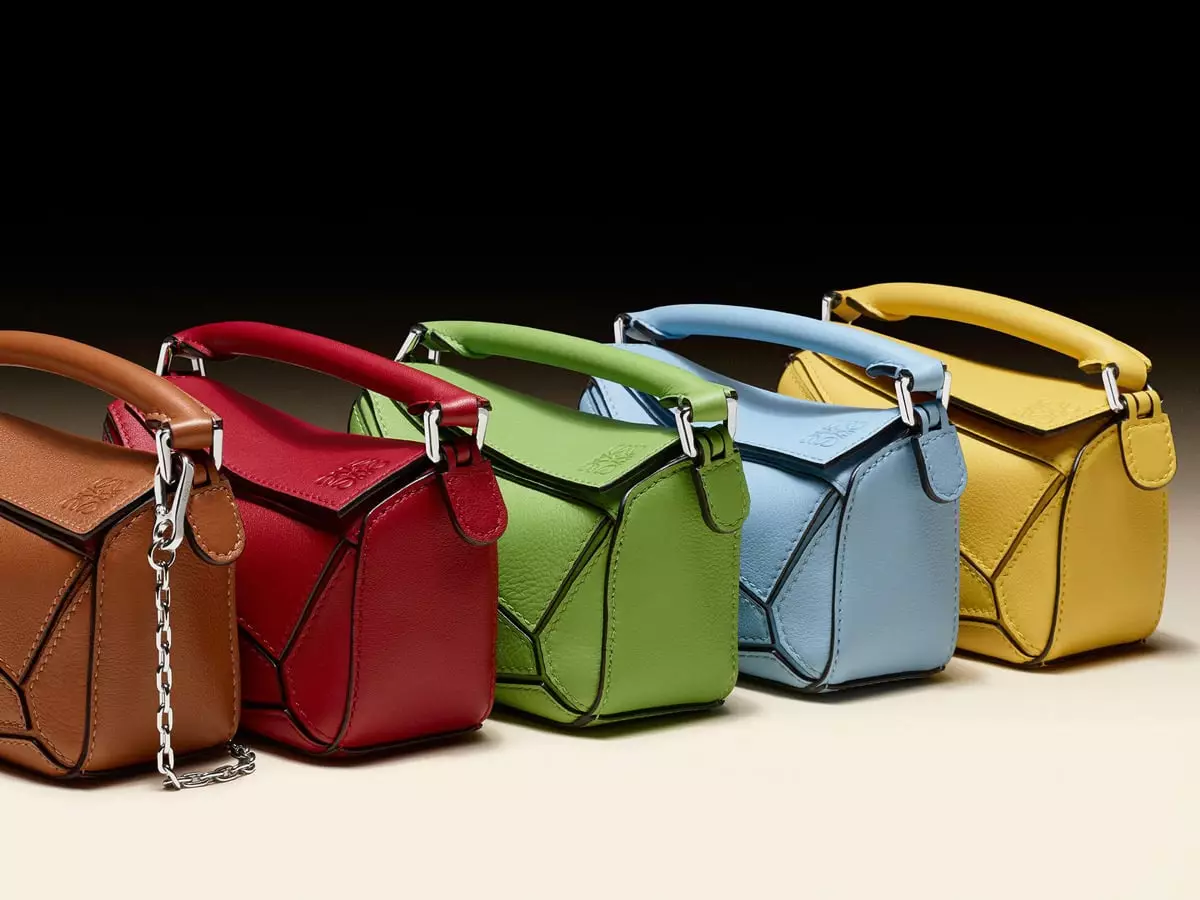 Loewe reduce a súa clásica bolsa de puzzle para a primavera 650_1