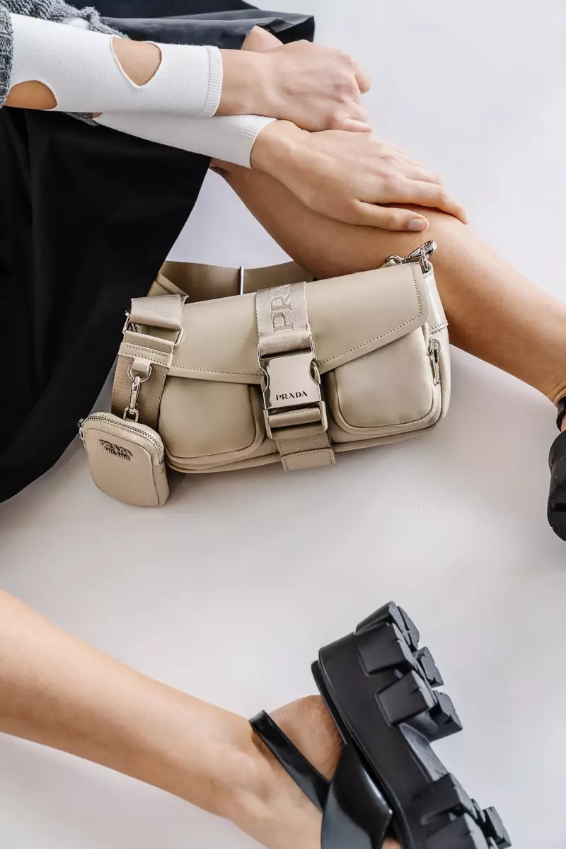 Prada Pocket Poltsak sormena eta funtzionaltasuna konbinatzen ditu 684_9