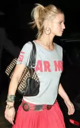 Jessica Simpson yn rhoi'r fridfa yn Lanvin 6876_1