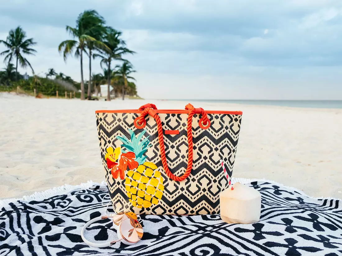 Ke fumane Perfect Beach Tote ho tsoa ho Vera Bradley 7000_1