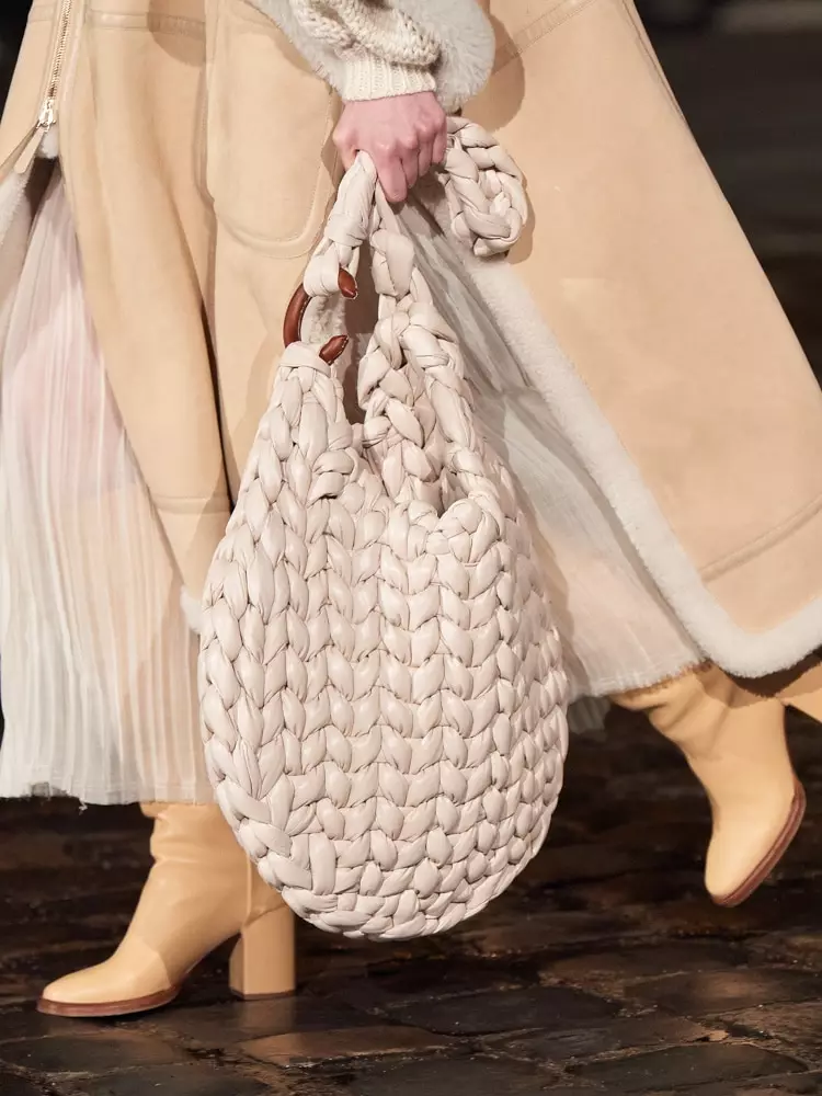 Ginawa ni Gabriela Hearst ang Kanyang Runway Debut sa Fall 2021 Show ni Chloé 712_8