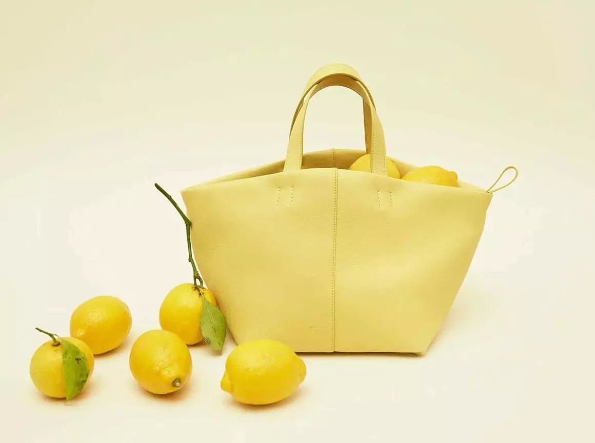 Представяме ви чантата Mansur Gavriel Tulipano