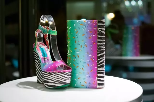 Súil ar chomhoibriú Jimmy Choo x Rob Pruitt 7270_8