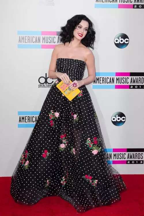 Katy Perry yn Cludo Olympia Le-Tan i'r Gwobrau Cerddoriaeth Americanaidd 7499_5