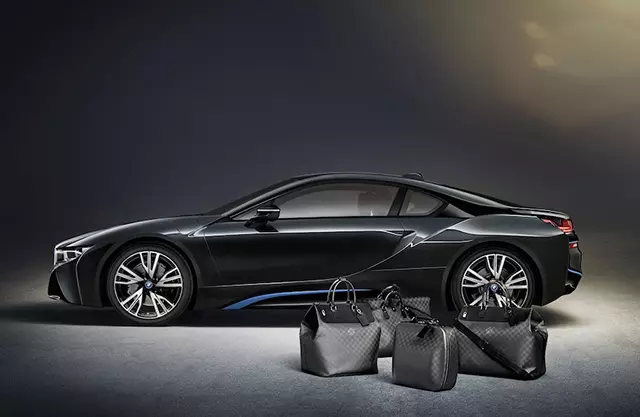 Louis Vuitton x BMW i8 anglies pluošto bagažas 6