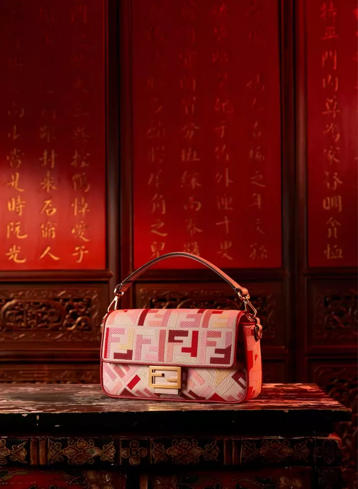 Fendi эксклюзивті капсулалар жинағымен өгіз жылын тойлайды 782_7