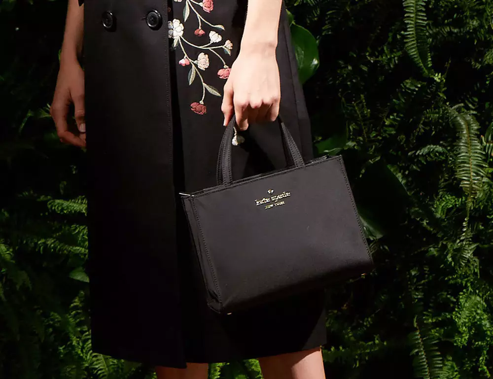 Kate Spade Balik deui ka Akarna sareng Boxy Little Bags pikeun Spring 2018 8177_12