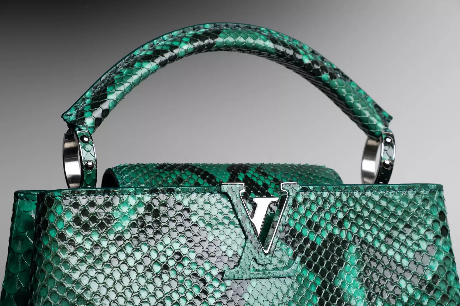 Súil ar Mhálaí Coimhthíocha Aonchineálacha agus Uathúla Louis Vuitton 828_9