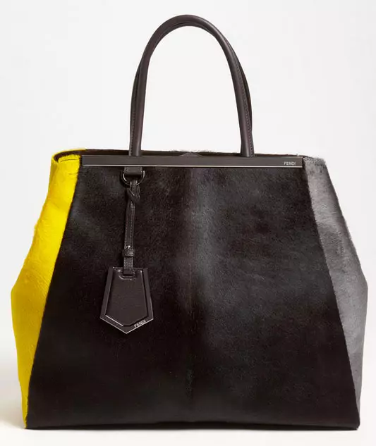 Fendi 2Jours Tote සමඟ මගේ උමතුව මිනිත්තුවකින් වර්ධනය වේ 8444_4