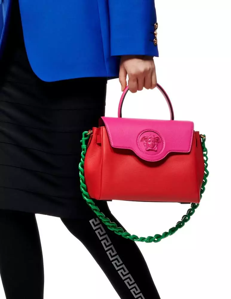 Versace fa un salto di qualità con le sue borse pre-autunno 2021 845_27