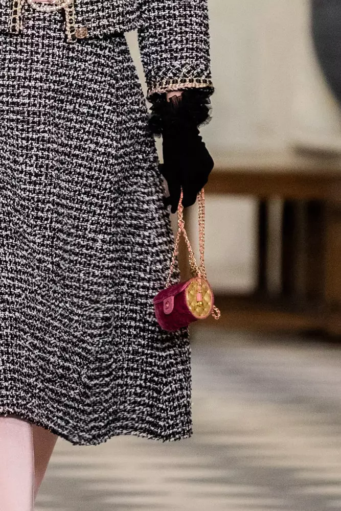 ערשטער קוק: Chanel's Métiers d'Art 2021 באַגס 864_13