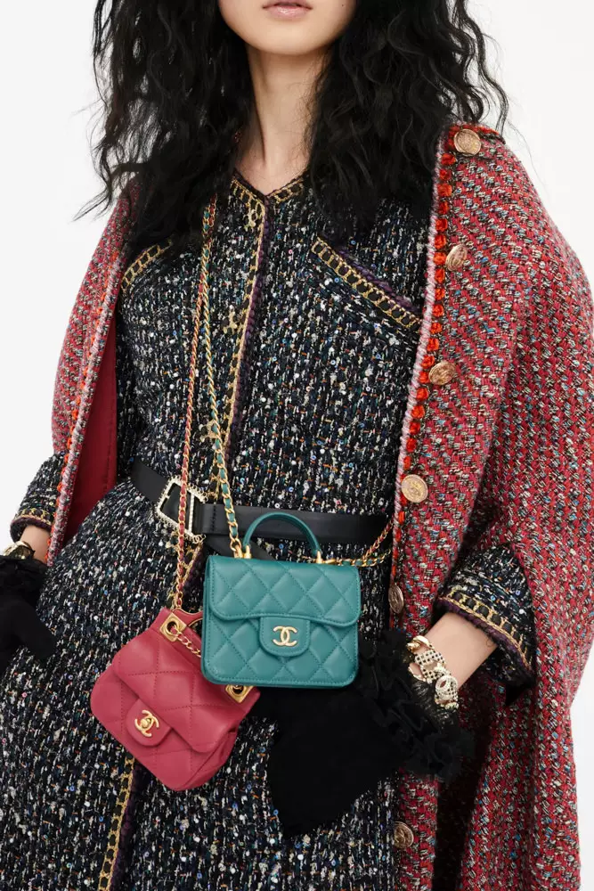 بىرىنچى قاراش: Chanel نىڭ Métiers d'Art 2021 سومكىسى 864_17