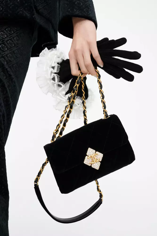 بىرىنچى قاراش: Chanel نىڭ Métiers d'Art 2021 سومكىسى 864_9