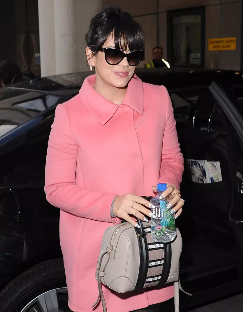 De mange poser af Lily Allen-28